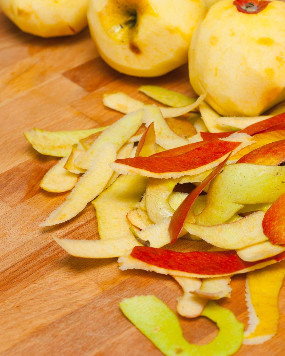 How to make fast & easy apple juice with a blender - Diary of a Midwest Mom